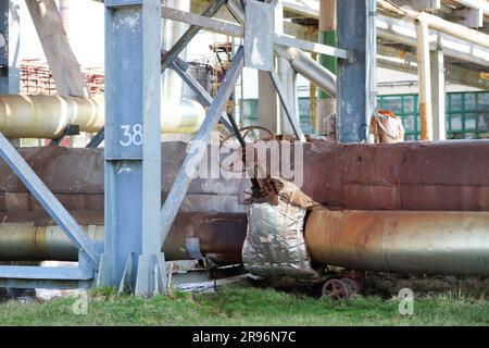 Pipeline estocada, pipes with steam and condensate, reinforcement ...