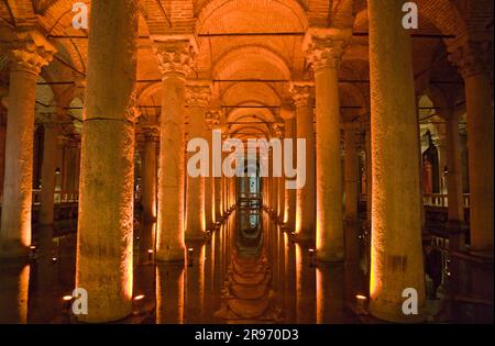 Sunken Palace, Cisterna Basilica, Istanbul, Yerebatan Saray, Turkey ...
