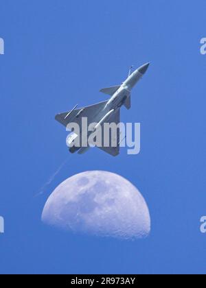 Chengdu J-10 Vigorous Dragon Stock Photo - Alamy