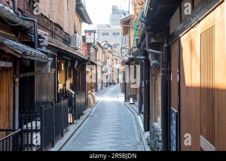 2023 pontocho alley in downtown kyoto, famous alley and laneway ...
