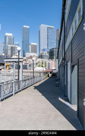 The Seattle Aquarium at Pier 59 on the Elliott Bay waterfront of ...