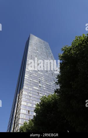 Landmark Pinnacle London Docklands July 2022 Stock Photo - Alamy