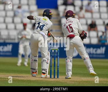 Northampton 26-June 2023 : Tawanda Muyeye of Kent acknowledges the ...