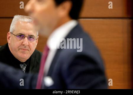Defense attorney Mark Eiglarsh gives his closing argument in the trial ...