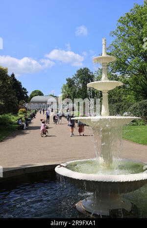 The Sheffield Botanical Gardens, off Ecclesall Road in Sheffield, with ...