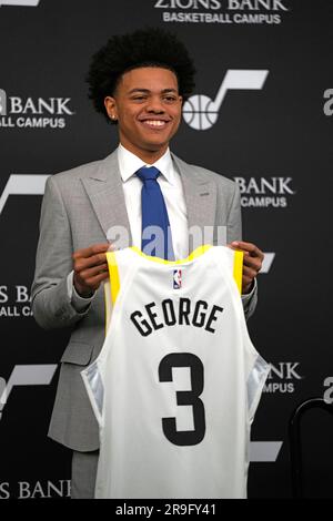 Utah Jazz's first round draft pick Brice Sensabaugh, 28th overall pick ...