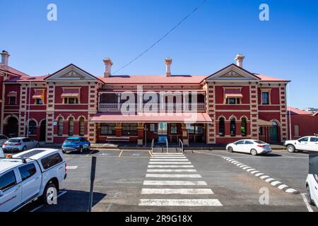 The heritage-listed Toowoomba Railway Station on the Western line ...
