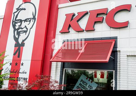 Alma Georgia,KFC fast food Kentucky Fried Chicken,women workers staff ...