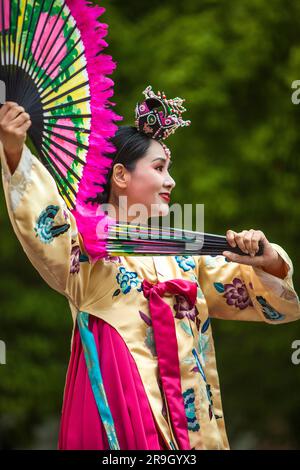 Traditional folk dancer with fans at Korean Festival, Getty Center, Los ...