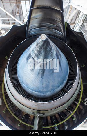 An engine fan blades on the first test Boeing 787 Dreamliner aircraft ...