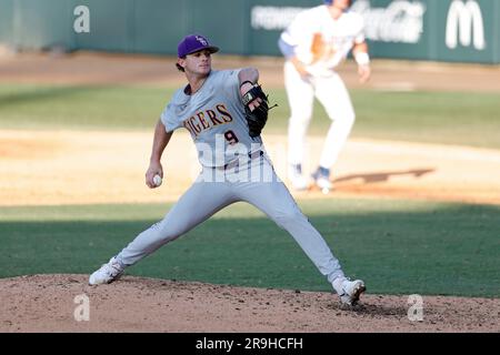 LSU pitcher Ty Floyd (9) throws during an NCAA college baseball ...
