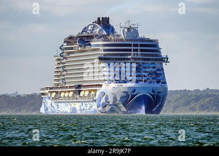 Norwegian Prima is a Prima class cruise ship operated by Norwegian ...
