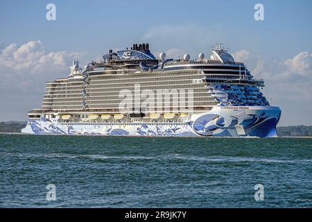 Norwegian Prima is a Prima class cruise ship operated by Norwegian ...