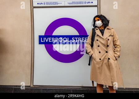 Liverpool Street London Iconic Underground Tube sign Logo Stock Photo ...