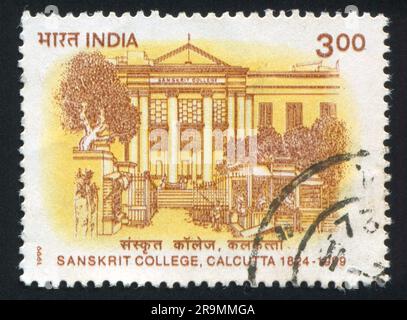 INDIA - CIRCA 1999: stamp printed by India, shows Hindu college, circa ...