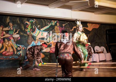 Tinikling folk dancing, Manila Stock Photo - Alamy