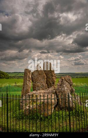 The Whispering Knights, Rollright Stones megalithic monument, at Little ...