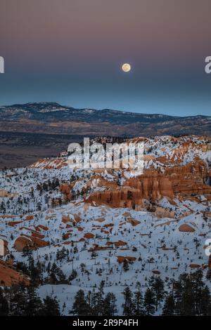 A stunning Super Moon rises over the Green River at Seedskadee National ...