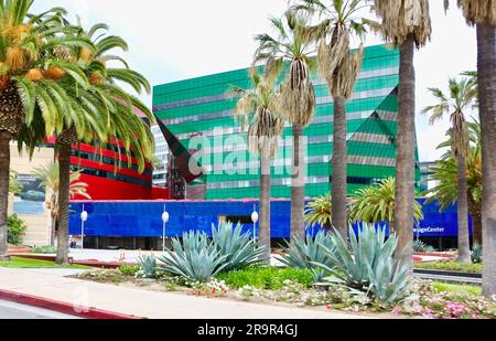 Center Green and Center Red buildings at the Pacific Design Center West ...