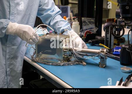 MSolo, a mass spectrometer for lunar research, is installed at Kennedy ...