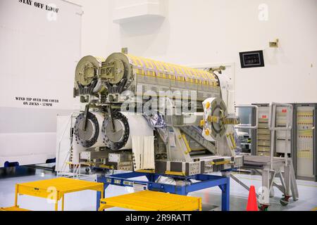 iROSA Lift Operation. Inside the Space Station Processing Facility high ...