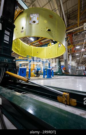 NASA teams moved the SLS rocket engine section for Artemis III from ...