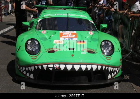 Rexy, the world famous T-Rex themed porsche 911 racing at the le mans ...