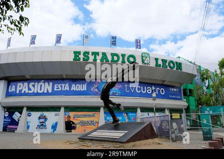 Estadio Leon soccer stadium with "Arrojo" statue by Ricardo Motilla ...