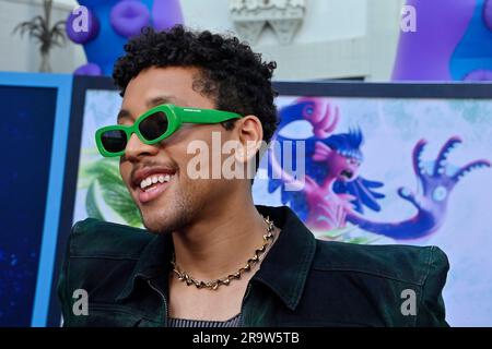 RUBY GILLMAN, TEENAGE KRAKEN, from left: Ruby Gillman (voice: Lana ...