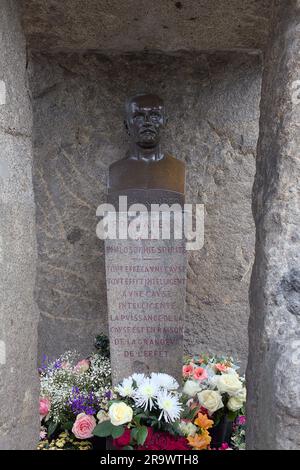 Tomb of Allan Kardec in Père Lachaise cemetery, Paris France Stock ...