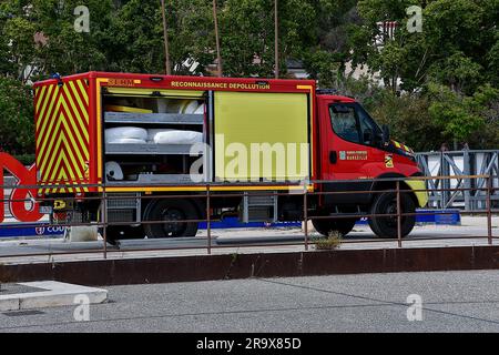 A Reconnaissance and Depollution Vehicle (VRD) from the Bataillon des ...