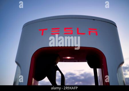 Tesla Supercharger, logo, charging station for electric cars, electric ...