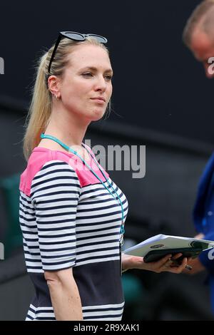 Emma Navarro during her Ladies' Singles match against Barbora ...
