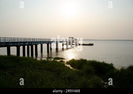 jetty of gosaba sundarban west bengal Stock Photo - Alamy