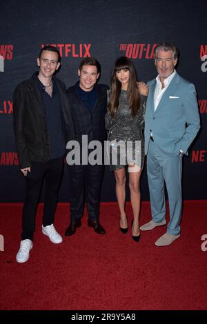 Tyler Spindel, Adam Devine, Nina Dobrev und Pierce Brosnan bei der ...