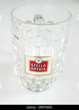 Stella Artois Half Pint Glass Stock Photo - Alamy
