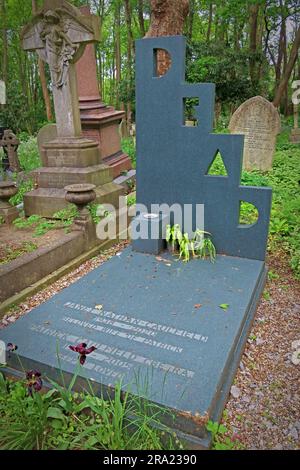Patrick Caulfield gravestone, Highgate Cemetery, North London graveyard ...