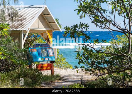 Beach hut and Information sign, Coral Gardens, Lady Elliot Island Eco ...