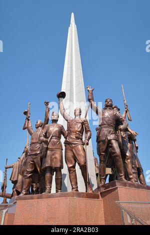 The rooftop sculpture of various uniformed forces, celebrating victory ...