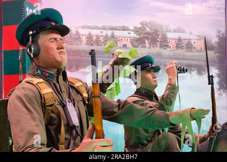 A diorama of a soldier looking through binoculars. At the Shon Sharaf Great Patriotic War, WWII ...