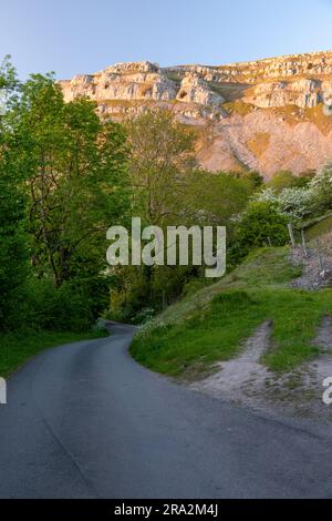 World's End limestone escarpment near Llangollen, North Wales Stock ...