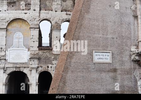 Rome, Italy - 24 Nov, 2022: The Colosseum, world famous Roman ...