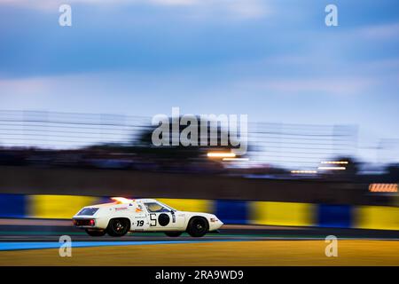 19 HUSCHKA (ger), RIMMELE (ger), Lotus 47 1967, action accident, crash, feu, fire during the Le ...