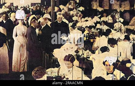 King and Queen in Nottingham lace factory Stock Photo - Alamy