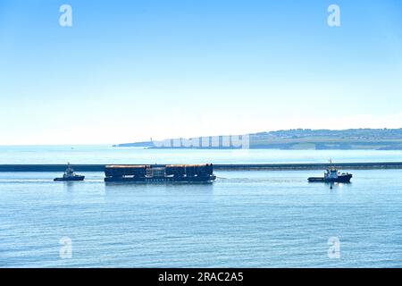 Bokabarge 7 and Multratug 19 passing the South Tyne pier delivering ...