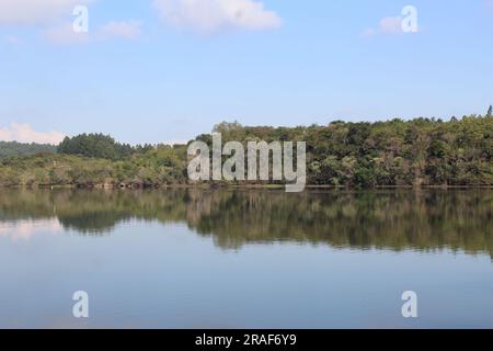Beautiful images of a small dam in the interior of São Paulo, with ...