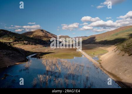 Low water level in the Riaño reservoir, Leon, Spain Stock Photo - Alamy