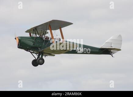 De Havilland Tiger Moth at Headcorn airfield Stock Photo - Alamy