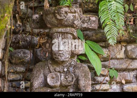 Maya headstone statue in the Honduras Stock Photo - Alamy
