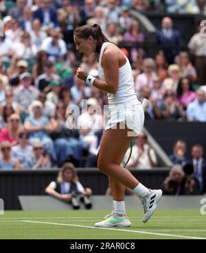 Jodie Burrage reacts during her match against Amanda Anisimova on day ...